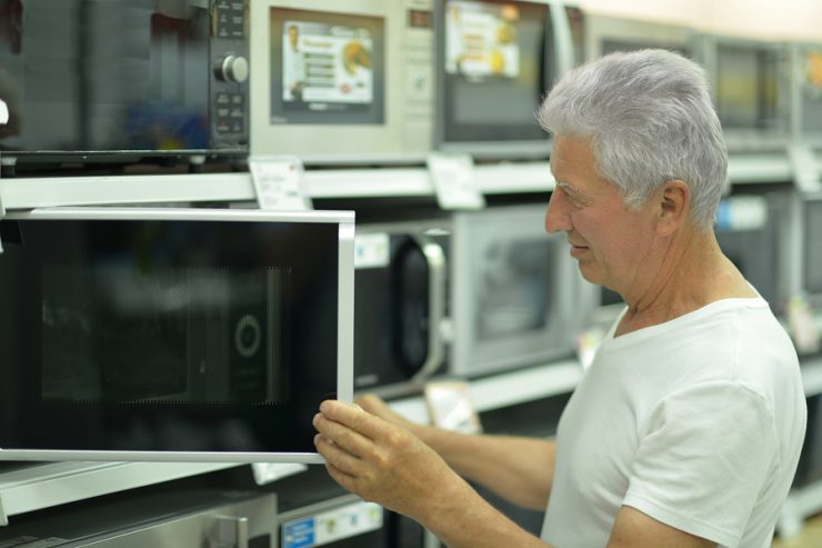 The 7 Best And Simple Microwaves For Elderly And Seniors In 2025 ...